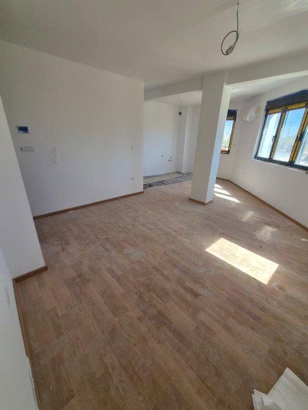 Nine Kirsanove, Trosoban stan na prodaju, 62m2, 139.500€