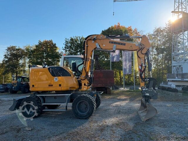 Točkaš bager
LIEBHERR A912 Compact