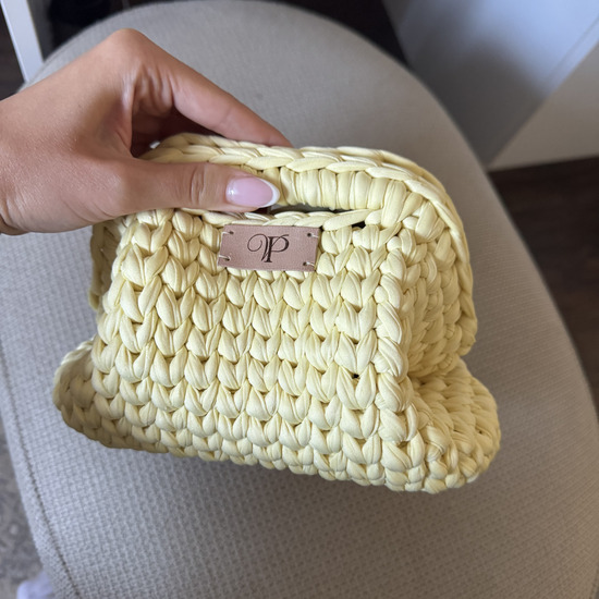 Viks yarn pletena torbica