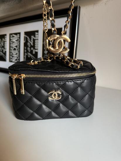 Chanel vanity snizena 5500