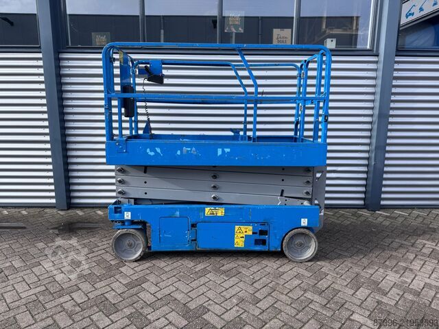 Genie GS2646 platforma makazasta podizna radna platforma
Genie GS2646 Hoogwerker Schaarhoogwerker