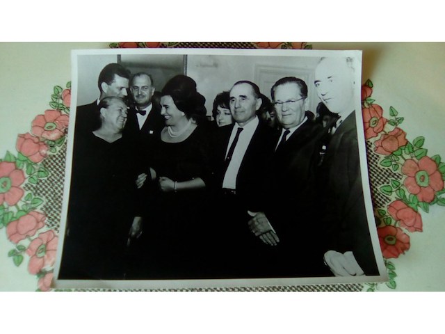 Tito  Jovanka i jos po nekeo