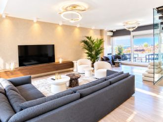 300m² 5.000€
Beograd, Vračar, Centar (Vračar), Luksuz od 300m2 na Vracaru,garaza