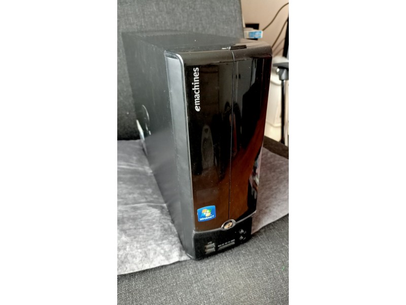MINI RAČUNAR eMACHINES, FX-8800P, DDR4