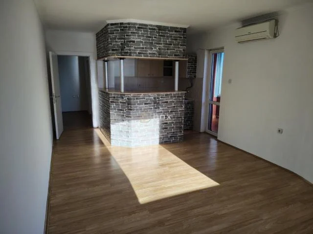 Poslovni prostor, 45m2, Pantelej