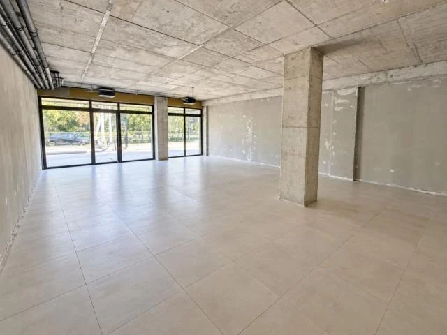 Odličan lokal, 80m2, Tošin bunar kod hotela Nobel. Preporuka!