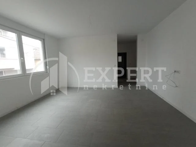 Izdaje se kancelarijski prostor 41m2, Knjaževačka