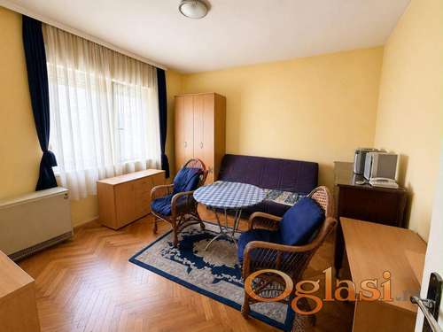 Šarmantna garsonjera u Šantićevoj – 22 m²