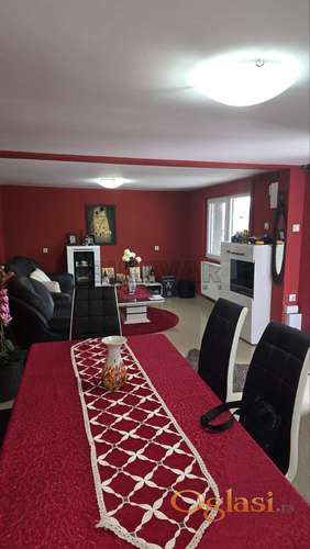 Izdaje se vila u naselju Prosek, 375m2