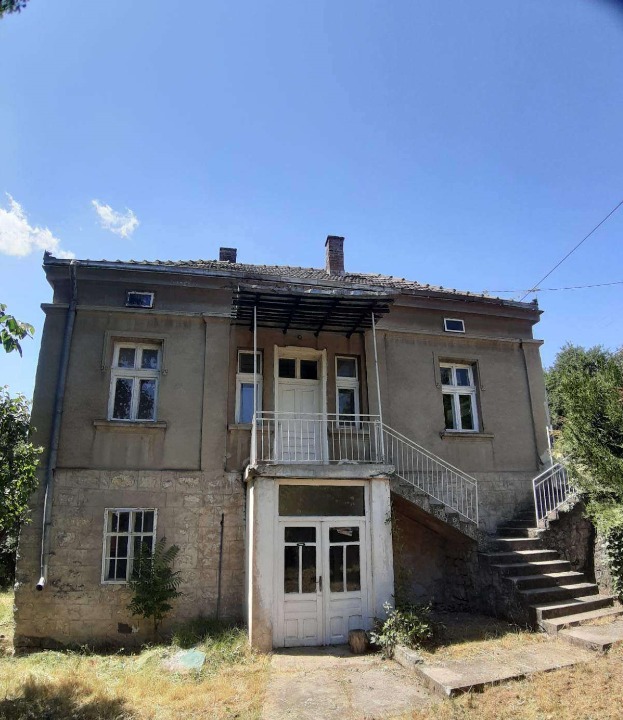 Boljevac-kuca sa okucnicom,1km od centra