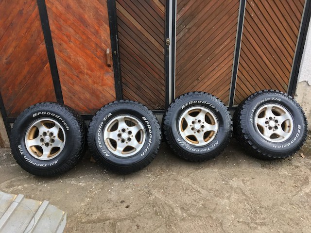 Felne i gume 15 `5x114.3 sa gumama 31 inch bfg