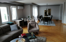 Ruma, Centar, 15 . maja, 5.0, 330m2, 350000EUR