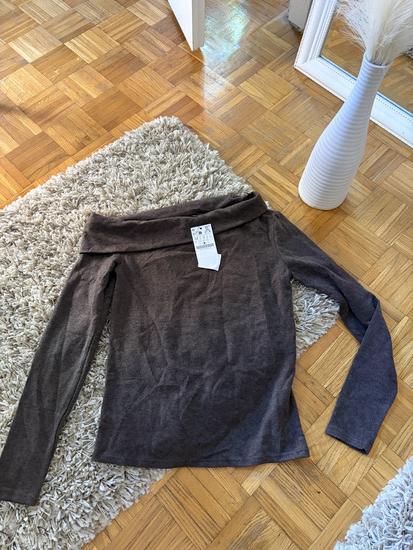 Stradivarius bluza na jedno rame