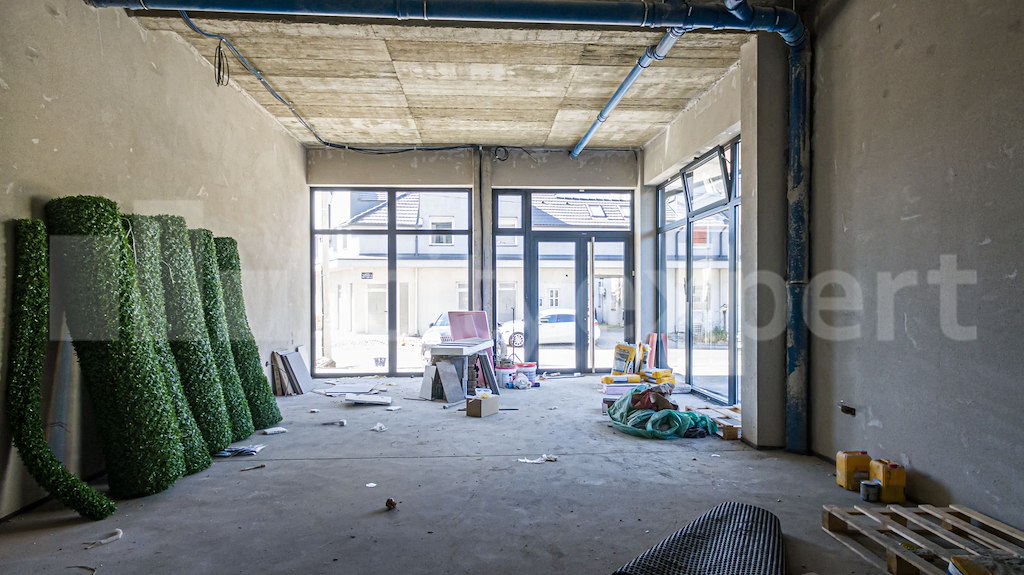Lokal Izdavanje Novi Sad Bez skrivenih troškova - 88m², Ćirila i Metodija, Novi Sad - 900€