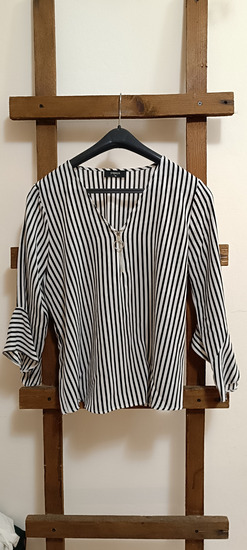Crno bela bluza