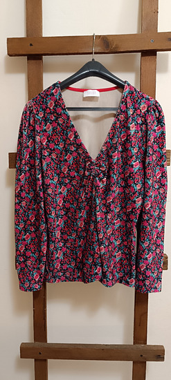 Savida cvetna bluza