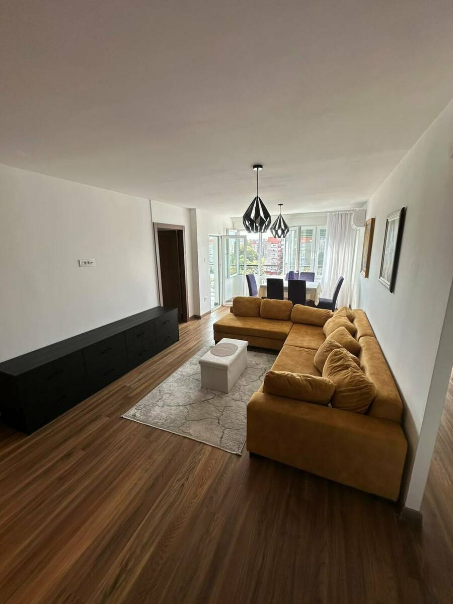 Trosoban stan, Beograd – Blok 30 | Izdavanje · 75m² · 1.000€