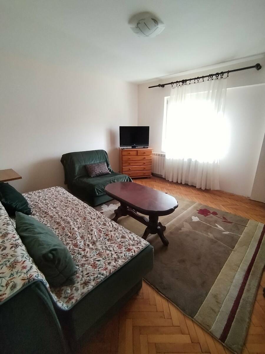 Trosoban stan, Beograd – Borča | Izdavanje · 70m² · 350€