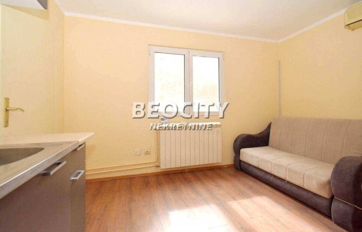 Jednosoban stan, Beograd – Zemun (centar) | Izdavanje · 22m² · 350€