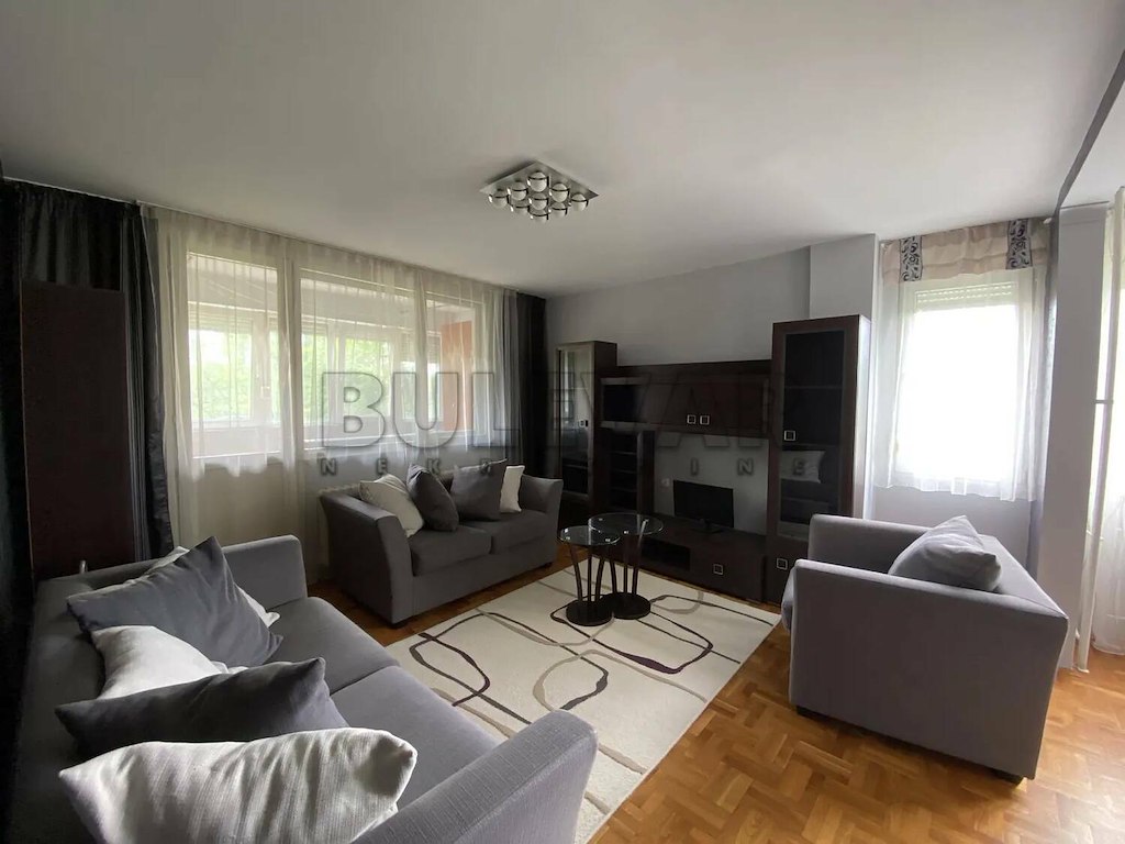 Dvoiposoban stan, Niš – Bulevar Nemanjića | Izdavanje · 66m² · 450€
