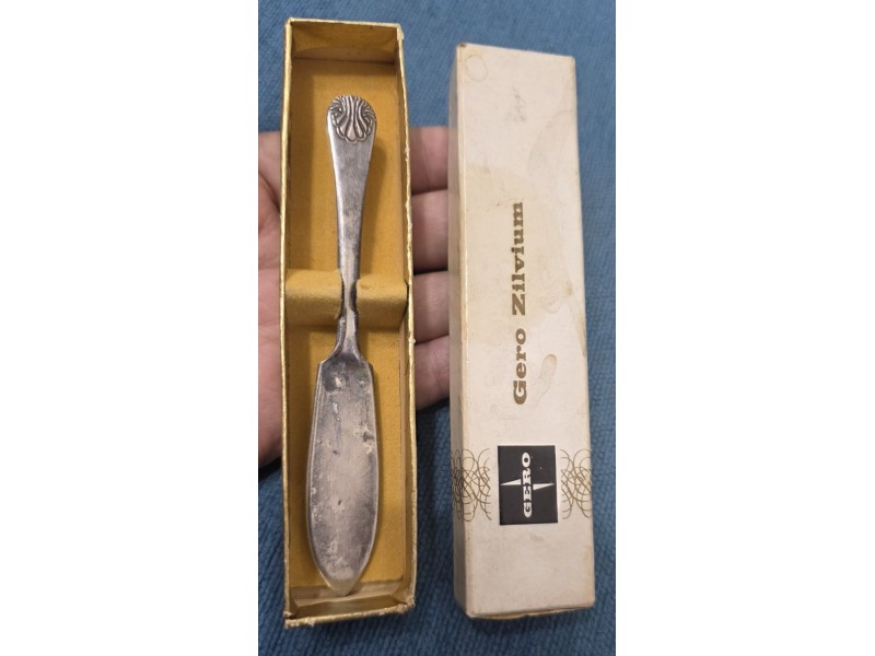 ANTIKVARNA POSREBRENA SPATULA IZ EPOHE