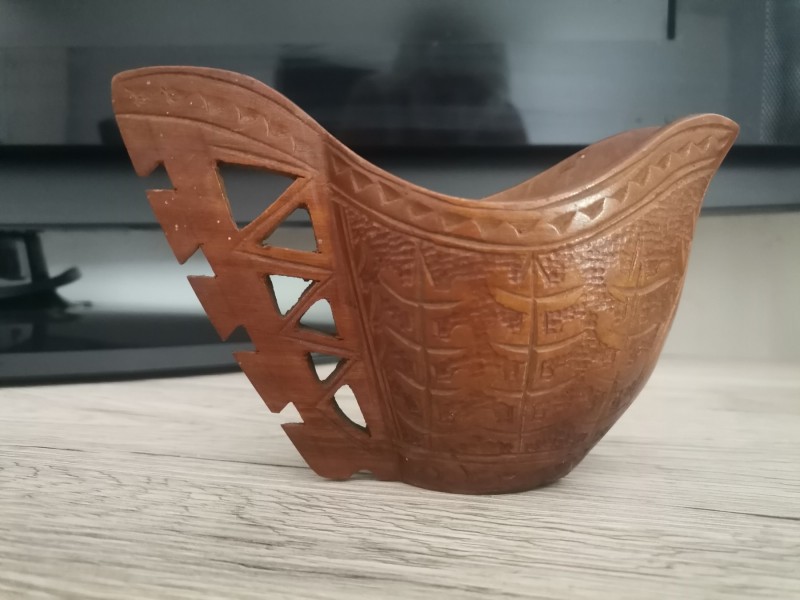 RETRO DRVENA POSUDA