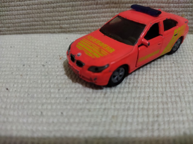 BMW 545I, siku
