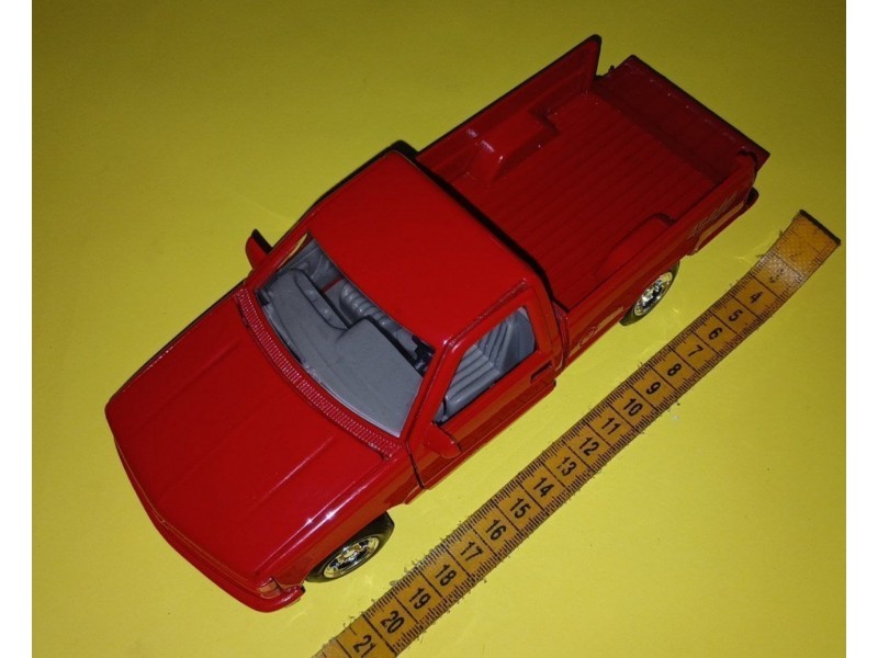 Motormax Chevrolet 454 SS 1:24