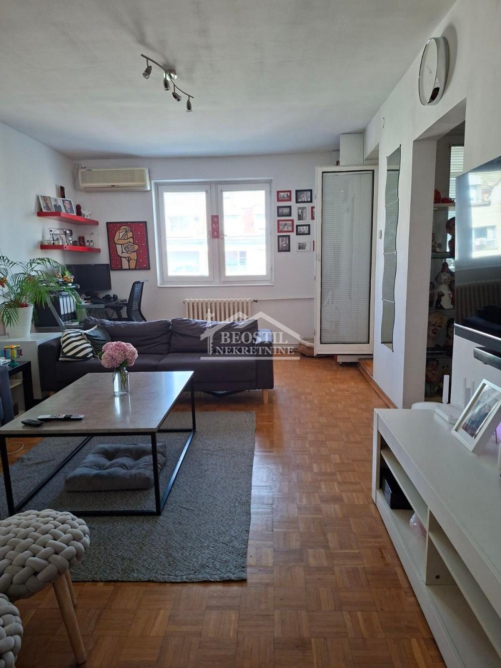Četvorosoban stan na prodaju, Bežanijska Kosa 3, Beograd, 92m², 350.000 €