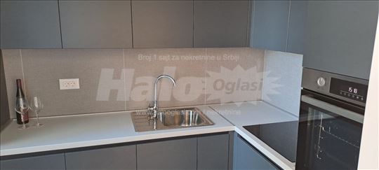 Izdaje se stan sa garažom