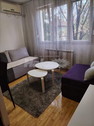 Garsonjera, Banovo brdo