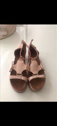 Sandale roze bebi