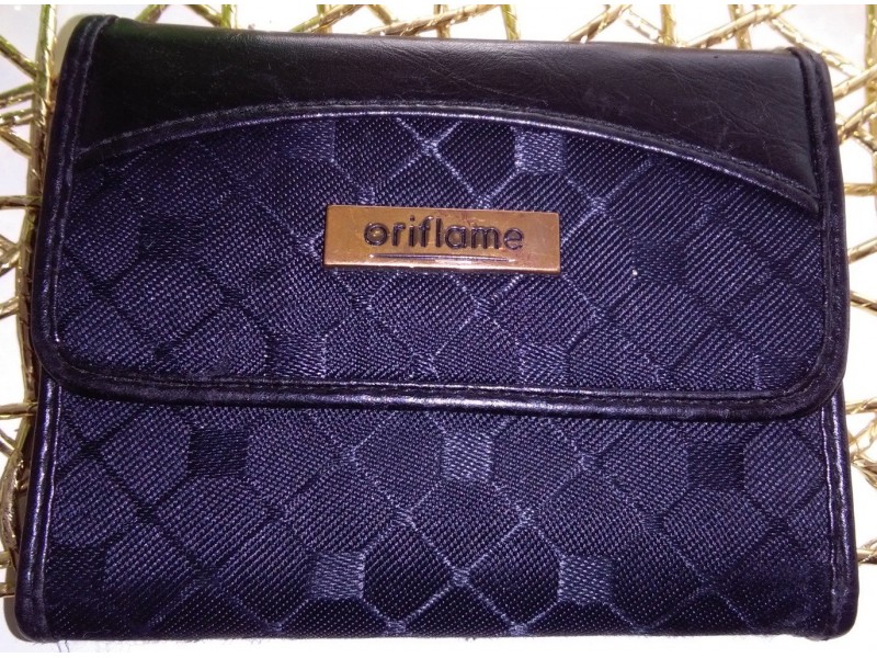 Crni ženski oriflejm novčanik 12cm x 9,5cm nekorišćen