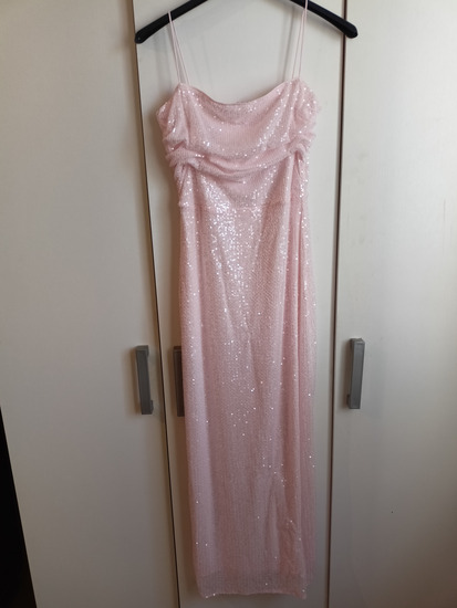 Elegantna roze haljina