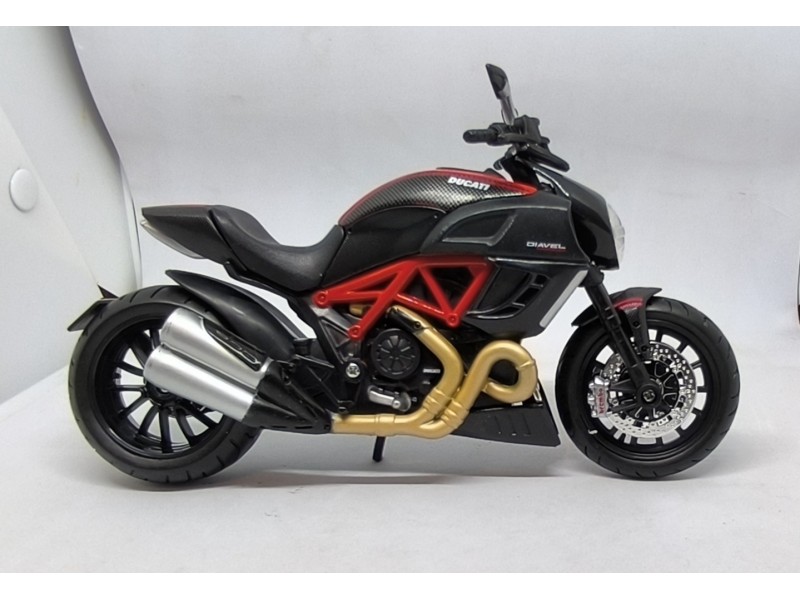 Ducati Diavel Carbon