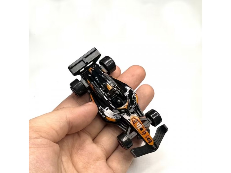 1:64 McLaren F1 team metalni autić