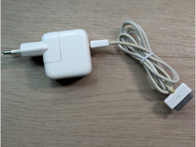 Apple A1357 punjac sa 30-to pinskim USB kablom