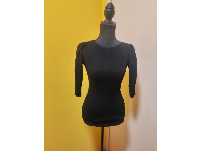 Reserved crna bluza S