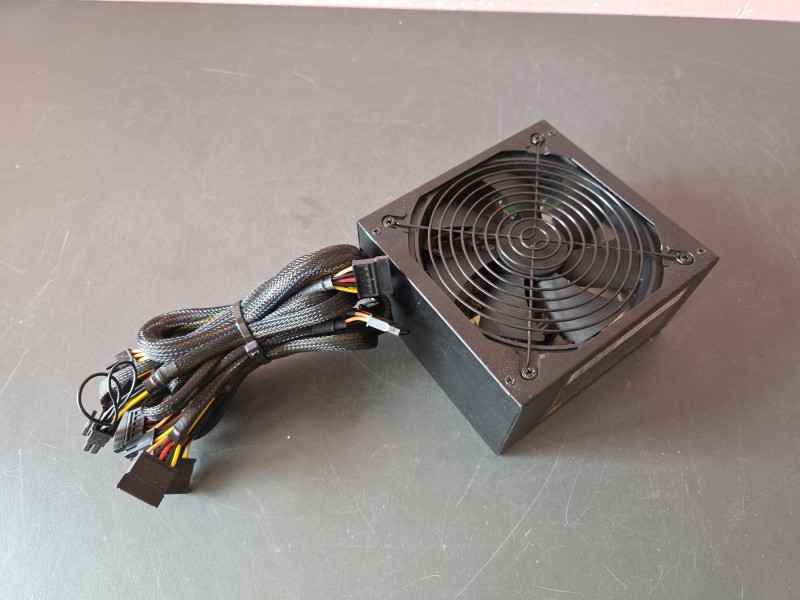 Techsolo 650W - 8 pin