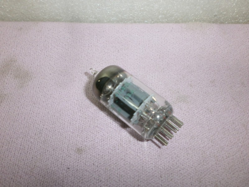 5814A (E82CC, 12AU7WA) Sylvania Usa (V-11)