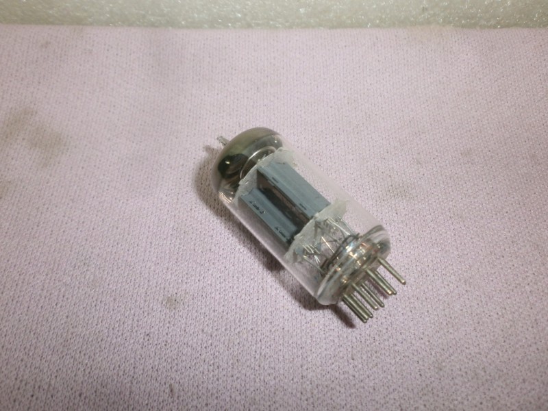 El.cev -ECC83 (12AX7) -Telefunken <> ( V -20)
