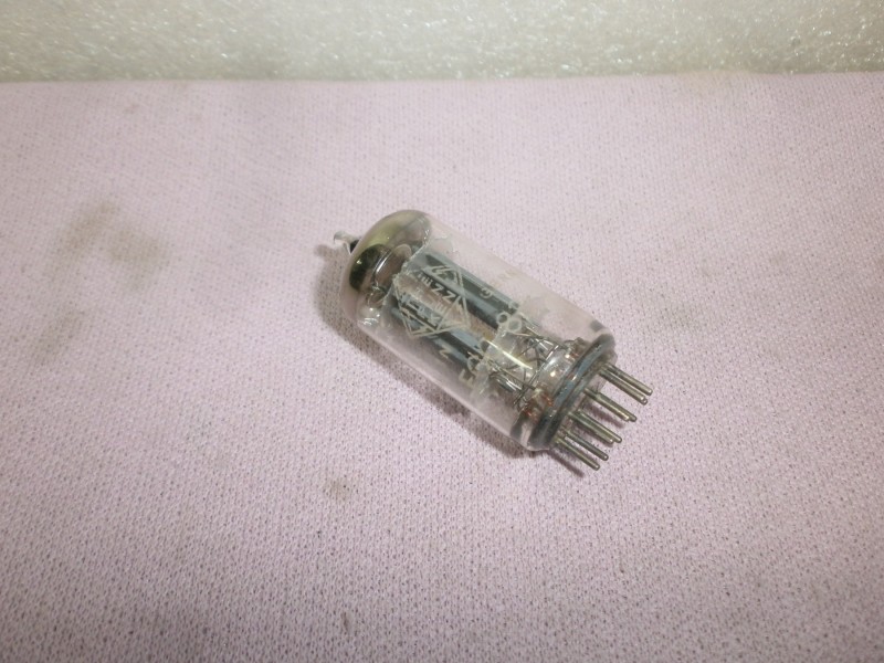 El.cev -ECC83 (12AX7) Telefunken <> (V-25)