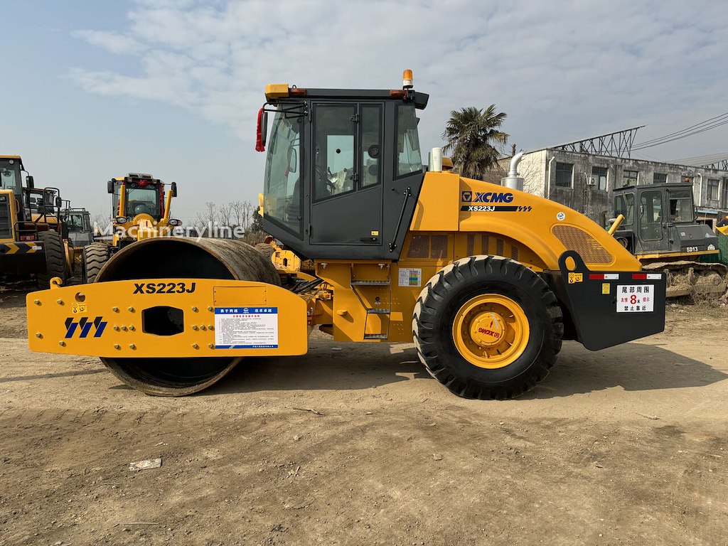 XCMG XS223 valjak za asfalt