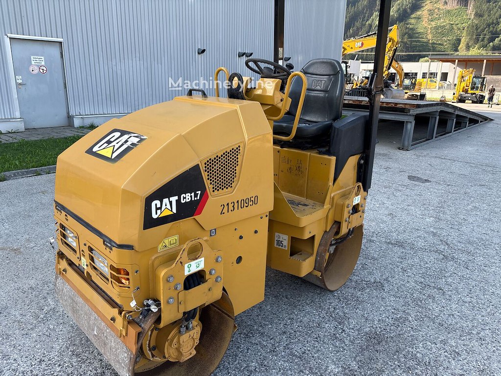 Caterpillar CB1.7 mali valjak