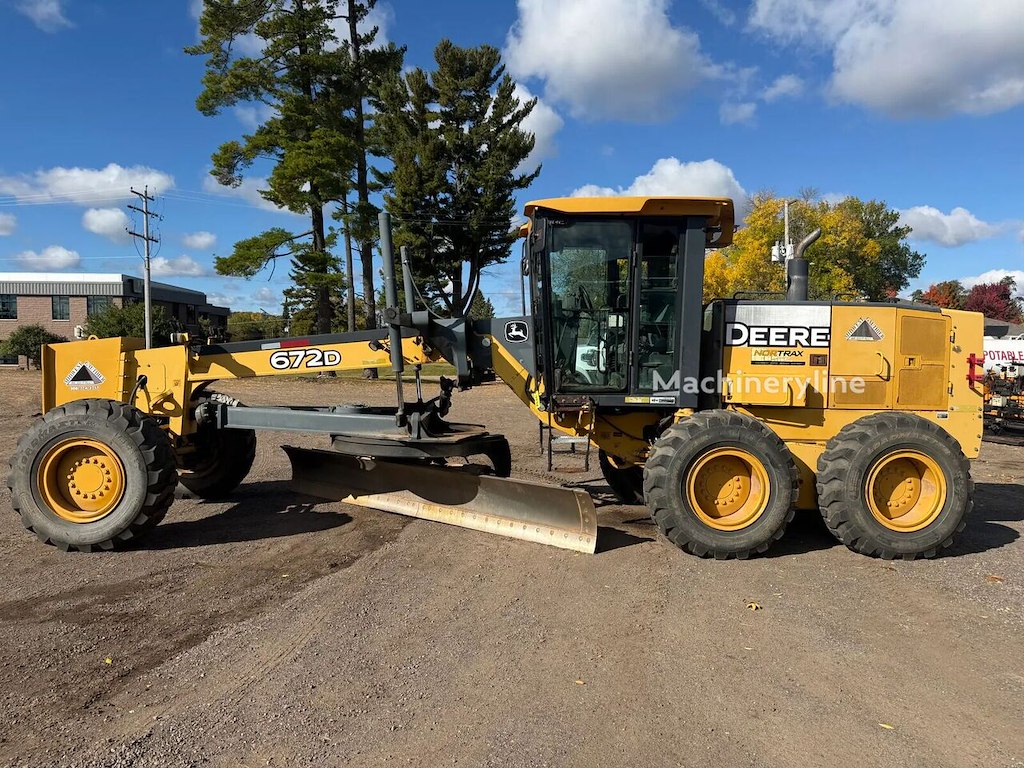 John Deere 672D grejder