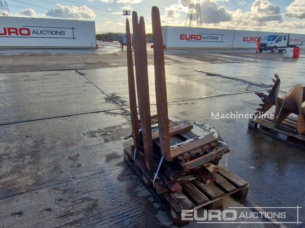 Prodaje se Hydraulic Rotating Fork Frame & Forks to suit Forklift (2 of) kašiku za prednje utovarivač na aukciji