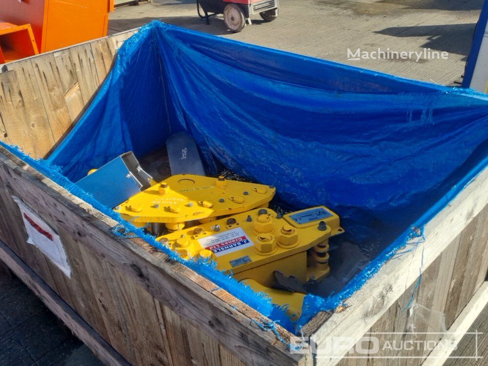 Prodaje se 2016 Manual Chain Hoist (2 of) kašiku za prednje utovarivač na aukciji