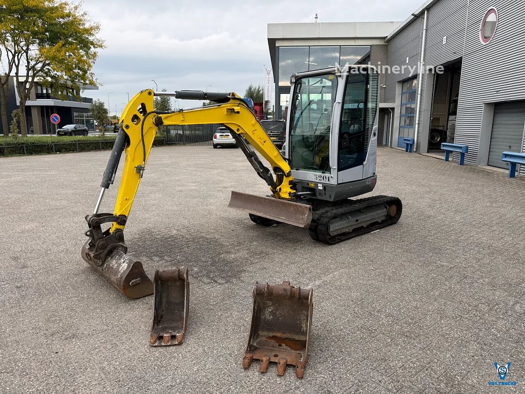 Wacker Neuson EZ26 / 23652 HOURS / 21 PK / QUICK-COUPLER / 2 EXTRA BUCKETS / 2 mini bager