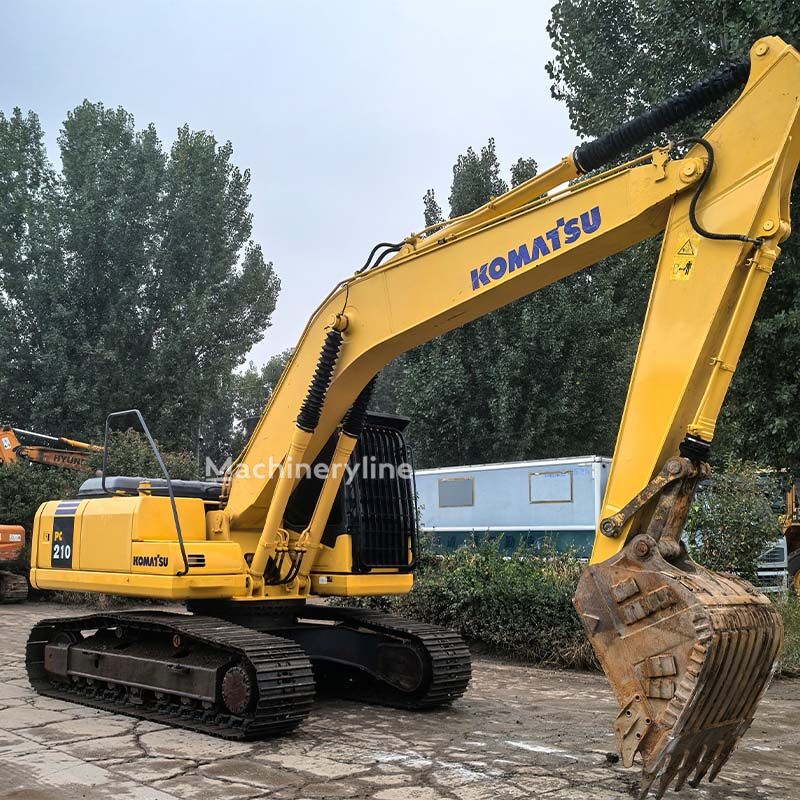 Komatsu PC210 bager guseničar