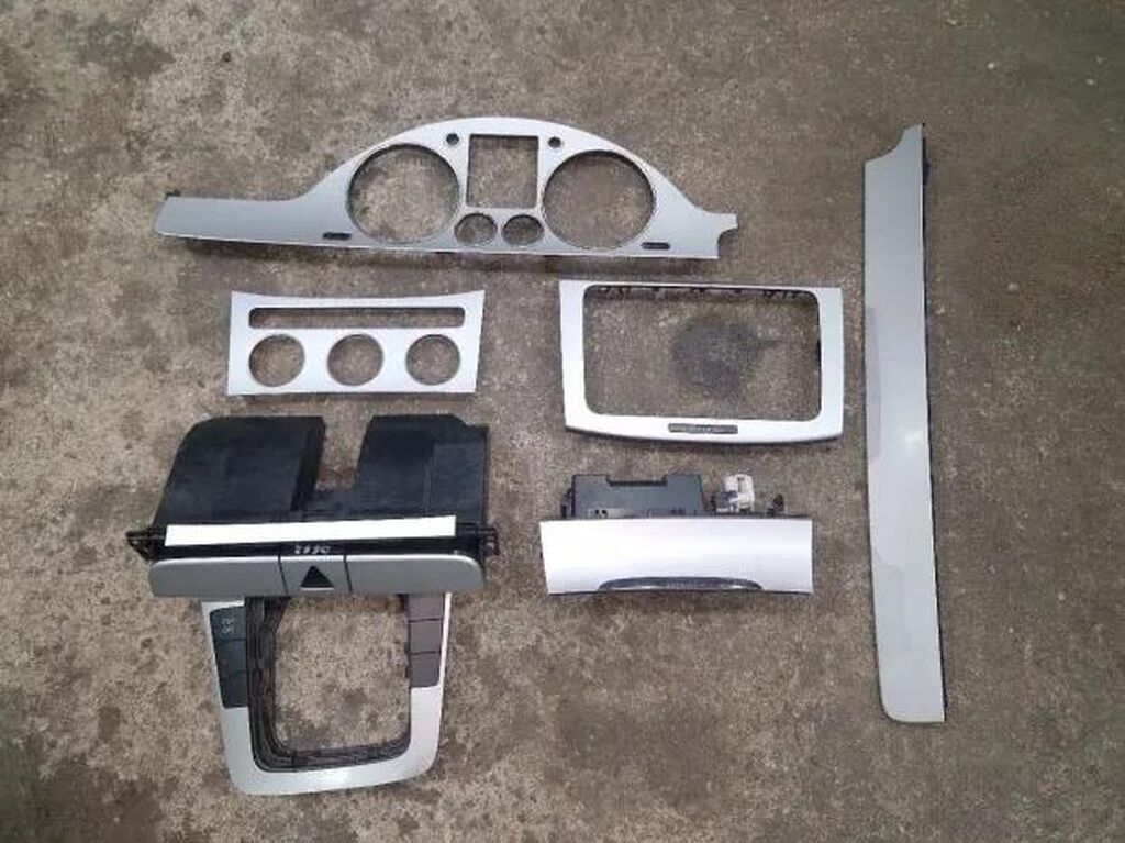 PASAT B6 SREBRNE TRIM LAJSNE SA TABLE | Pasat B6 sive trim lajsne